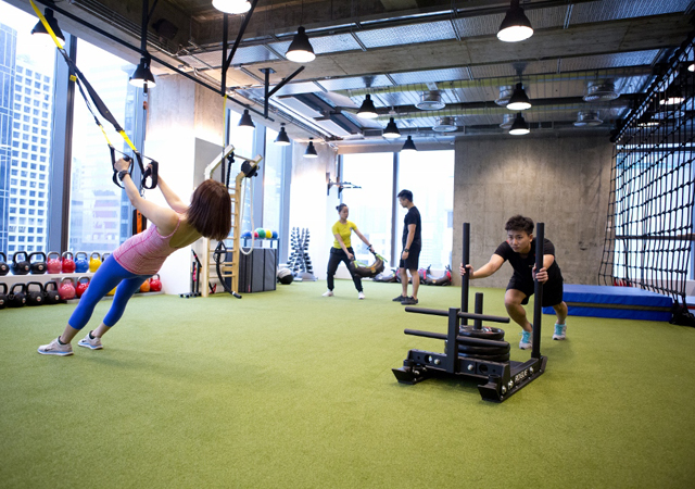 How do I approach the functional training/gymnastics area at the gym ...